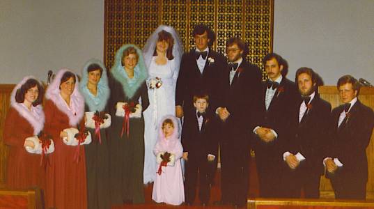 Kim Livengood, ?, ?, Donna (Bobbi's sister), Bobbi and Robert, Mahlon ...